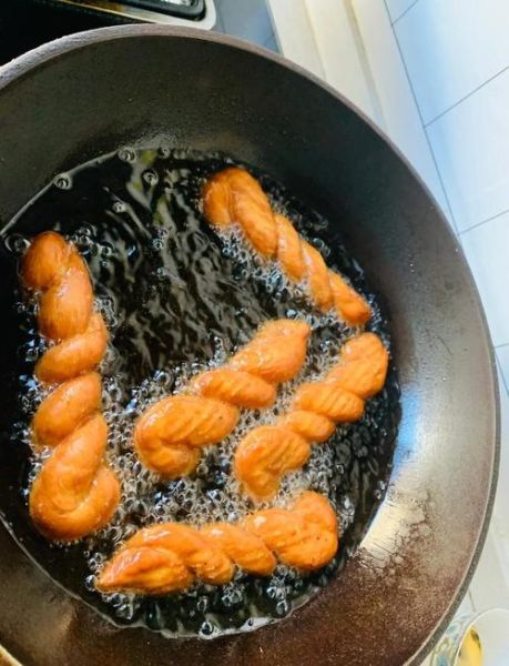 麻麻花是炝油还是炸糊_麻麻花正确用法-第1张图片-山城妙识 麻麻花是炝油还是炸糊_麻麻花正确用法-第1张图片-山城妙识