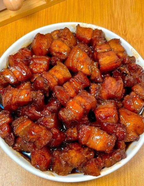 红烧肉怎么做好吃_红烧肉用什么糖上色-第1张图片-山城妙识 红烧肉怎么做好吃_红烧肉用什么糖上色-第1张图片-山城妙识