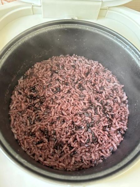 黑米饭要蒸多久才熟_黑米蒸多久能熟-第1张图片-山城妙识