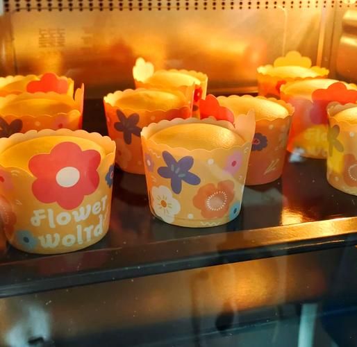 纸杯蛋糕怎么做_纸杯蛋糕烤箱温度和时间-第1张图片-山城妙识