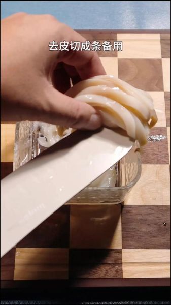 干煸鱿鱼丝怎么做_干煸鱿鱼丝用鲜鱿鱼还是干鱿鱼-第3张图片-山城妙识