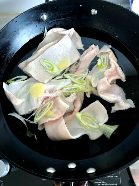 猪皮冻高压锅怎么做_猪皮冻高压锅要多久-第1张图片-山城妙识