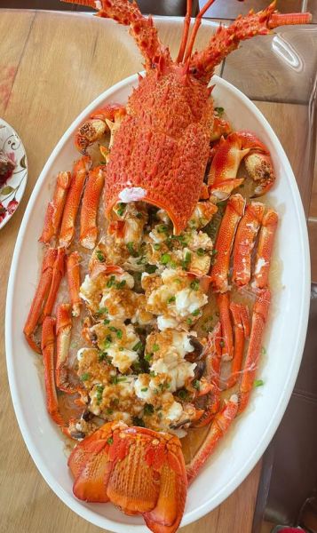 蒜蓉开背大龙虾怎么做_蒜蓉开背大龙虾蒸多久-第1张图片-山城妙识