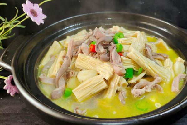 炖猪肚放什么一起炖_炖猪肚搭配什么食材最养胃-第1张图片-山城妙识