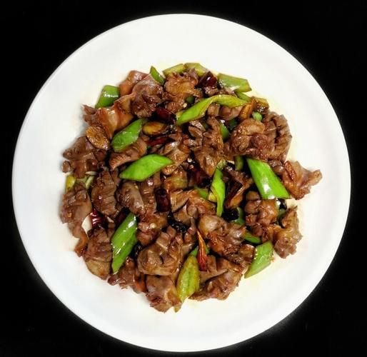 鸡胗炒辣椒怎么炒才脆嫩_鸡胗炒辣椒要不要焯水-第1张图片-山城妙识