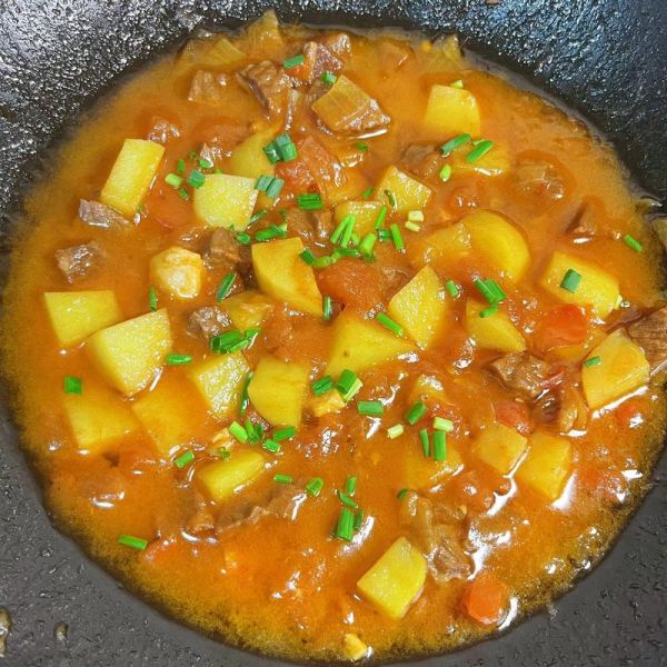 西红柿烧牛腩怎么烧_西红柿牛腩炖多久才烂-第3张图片-山城妙识