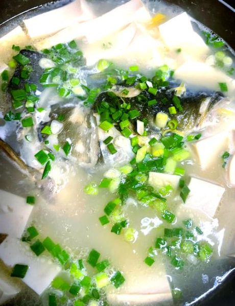 鱼头豆腐汤怎么炖不腥_鱼头豆腐汤的做法大全-第1张图片-山城妙识