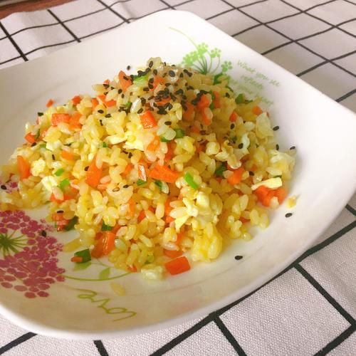 一碗蛋炒饭的热量是多少_减肥能吃蛋炒饭吗-第3张图片-山城妙识