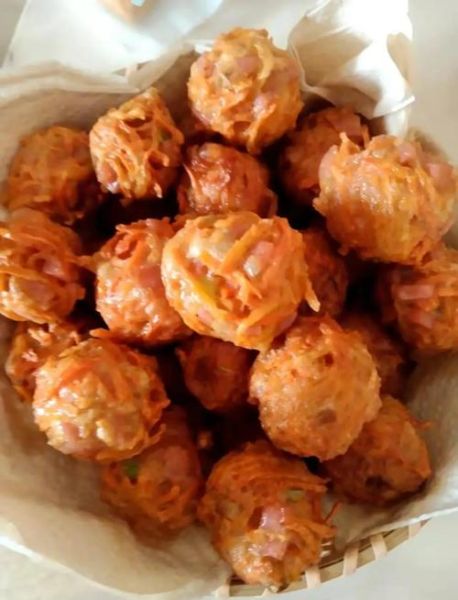 胡萝卜丸子怎样炸才蓬松_胡萝卜丸子蓬松技巧-第1张图片-山城妙识