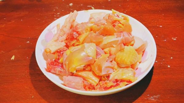 炒鸡肉要不要焯水_焯水后口感会变柴吗-第2张图片-山城妙识