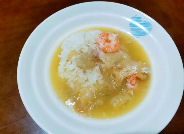 鱼翅捞饭怎么做_鱼翅捞饭的家常做法-第1张图片-山城妙识