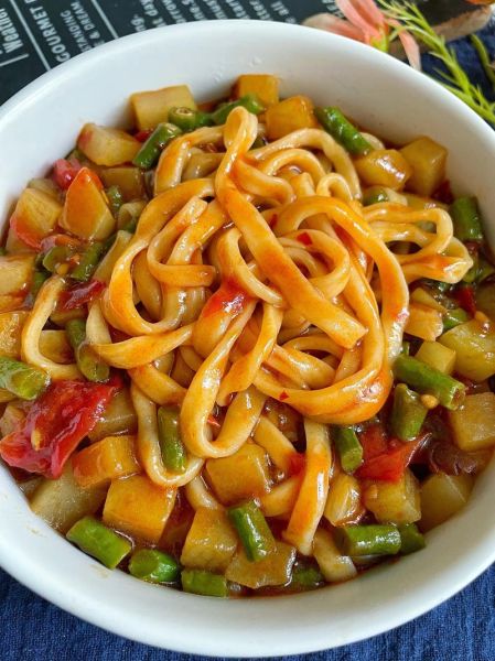 土豆面条怎么做好吃_家常土豆面条做法大全-第3张图片-山城妙识