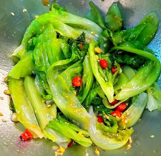 凉拌生菜怎么做才脆_凉拌生菜需要焯水吗-第2张图片-山城妙识 凉拌生菜怎么做才脆_凉拌生菜需要焯水吗-第2张图片-山城妙识