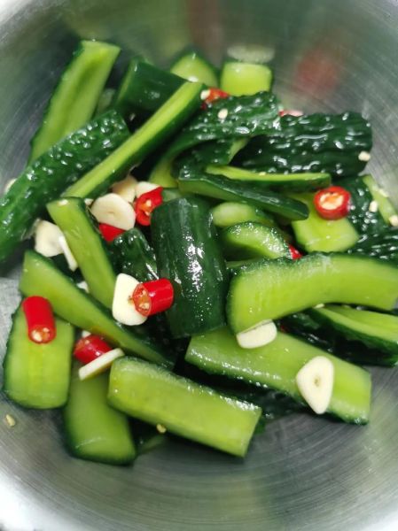 腌黄瓜条怎么做才脆_腌黄瓜条需要焯水吗-第2张图片-山城妙识 腌黄瓜条怎么做才脆_腌黄瓜条需要焯水吗-第2张图片-山城妙识