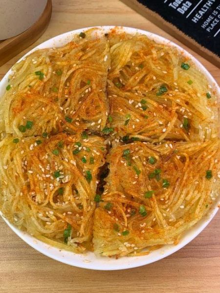 香煎土豆丝饼怎么做_土豆丝饼怎么煎不粘锅-第1张图片-山城妙识
