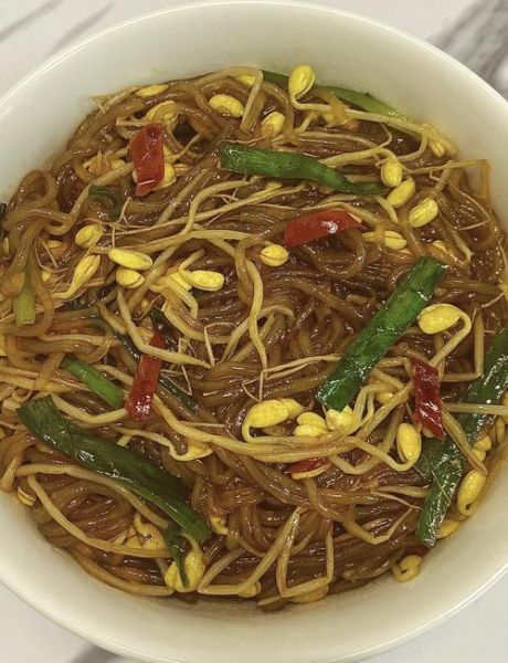 黄豆芽炒粉丝怎么炒不坨_黄豆芽炒粉丝需要焯水吗-第1张图片-山城妙识