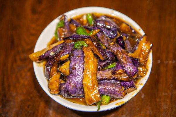 炒茄子放什么调料_茄子怎么炒才好吃-第1张图片-山城妙识