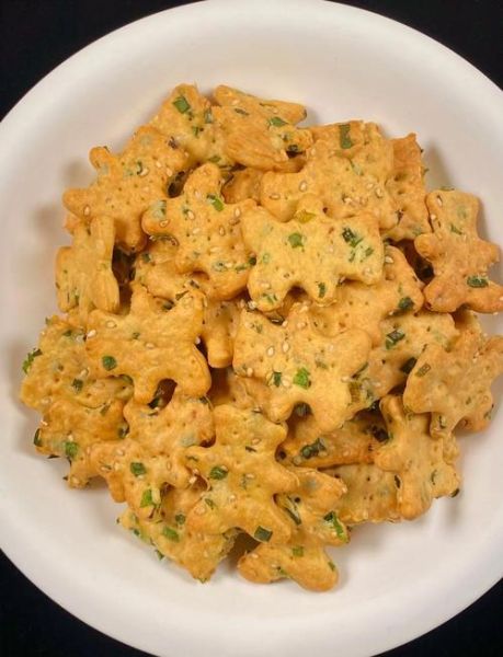 香葱苏打饼干怎么做_咸味香葱苏打饼干配方-第2张图片-山城妙识