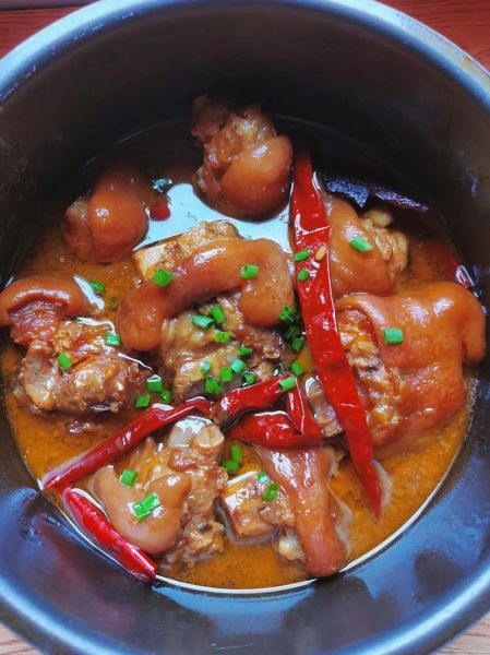 炖肘子怎么做好吃_家常炖肘子做法大全-第3张图片-山城妙识 炖肘子怎么做好吃_家常炖肘子做法大全-第3张图片-山城妙识