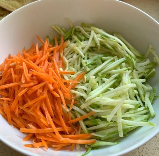 西葫芦馅饼怎么做才好吃_西葫芦馅饼的做法窍门-第1张图片-山城妙识 西葫芦馅饼怎么做才好吃_西葫芦馅饼的做法窍门-第1张图片-山城妙识