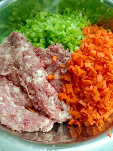 胡萝卜猪肉馅怎么调_胡萝卜猪肉馅怎么调好吃-第2张图片-山城妙识 胡萝卜猪肉馅怎么调_胡萝卜猪肉馅怎么调好吃-第2张图片-山城妙识