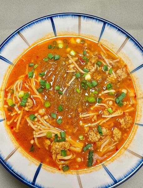 肉丝粉汤怎么做好吃_家常肉丝粉汤的做法-第1张图片-山城妙识