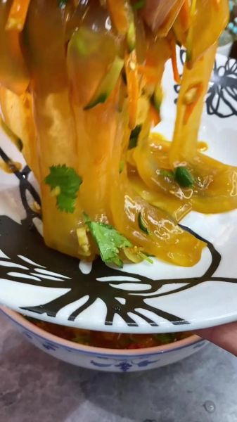 家常凉拌大拉皮怎么做_大拉皮需要焯水吗-第1张图片-山城妙识