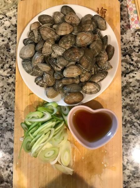 酒蒸蛤蜊怎么做_酒蒸蛤蜊要焯水吗-第1张图片-山城妙识 酒蒸蛤蜊怎么做_酒蒸蛤蜊要焯水吗-第1张图片-山城妙识