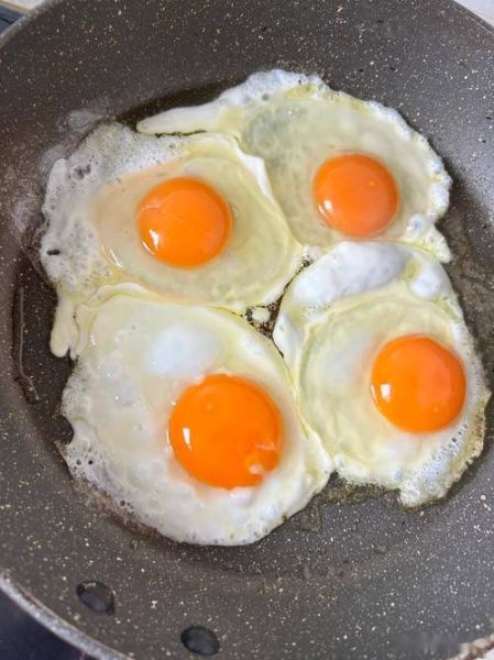煮荷包蛋不粘锅的秘诀_为什么荷包蛋会粘锅-第3张图片-山城妙识 煮荷包蛋不粘锅的秘诀_为什么荷包蛋会粘锅-第3张图片-山城妙识