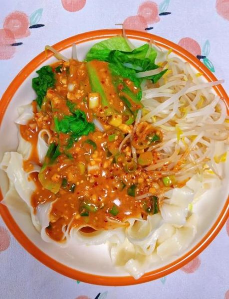 豆芽炒面条怎么做_家常做法窍门-第1张图片-山城妙识 豆芽炒面条怎么做_家常做法窍门-第1张图片-山城妙识