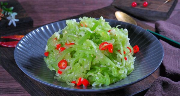 莴苣凉拌菜要不要焯水_莴苣焯水后口感会变差吗-第2张图片-山城妙识