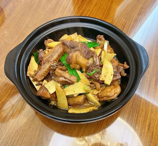 鸭子炖冬笋的营养价值_适合什么人吃-第1张图片-山城妙识 鸭子炖冬笋的营养价值_适合什么人吃-第1张图片-山城妙识