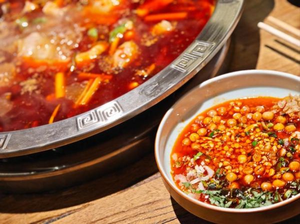 自助鱼火锅配菜怎么选_哪些蔬菜最适合涮鱼片-第1张图片-山城妙识 自助鱼火锅配菜怎么选_哪些蔬菜最适合涮鱼片-第1张图片-山城妙识