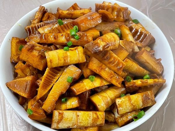 油焖笋怎么做_油焖笋需要焯水吗-第1张图片-山城妙识 油焖笋怎么做_油焖笋需要焯水吗-第1张图片-山城妙识