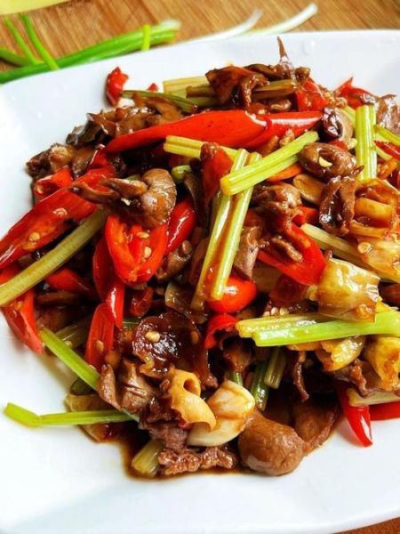 爆炒猪心要不要焯水_焯水后口感会变差吗-第1张图片-山城妙识