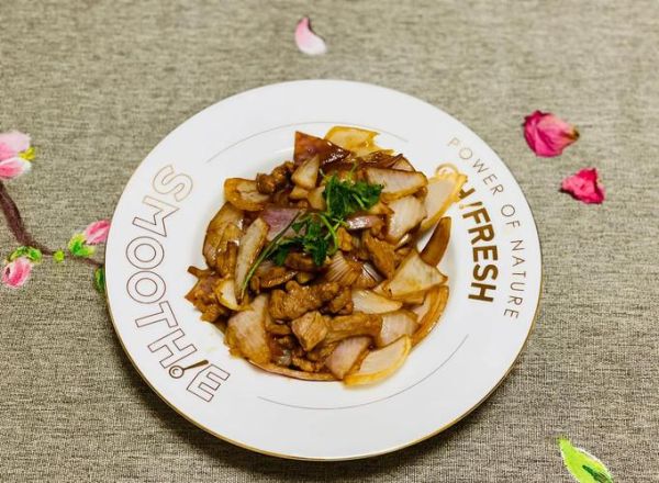 洋葱炒肉片怎么做_洋葱炒肉片用哪个部位肉-第2张图片-山城妙识