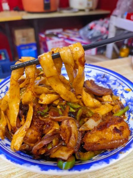 山西正宗炒刀削面怎么做_山西刀削面用什么面粉最好-第1张图片-山城妙识