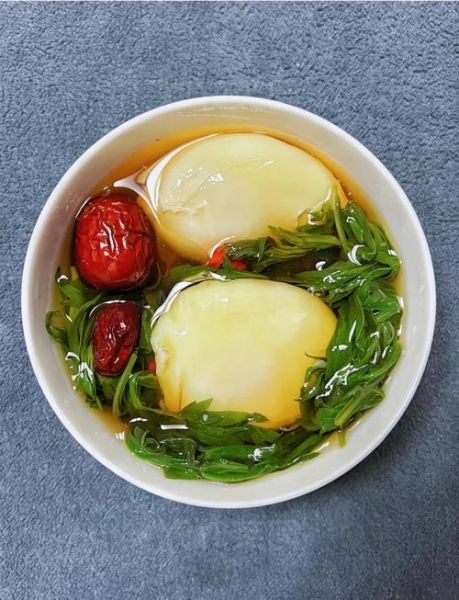 艾叶煮鸡蛋的水能喝吗_喝了有什么功效-第1张图片-山城妙识