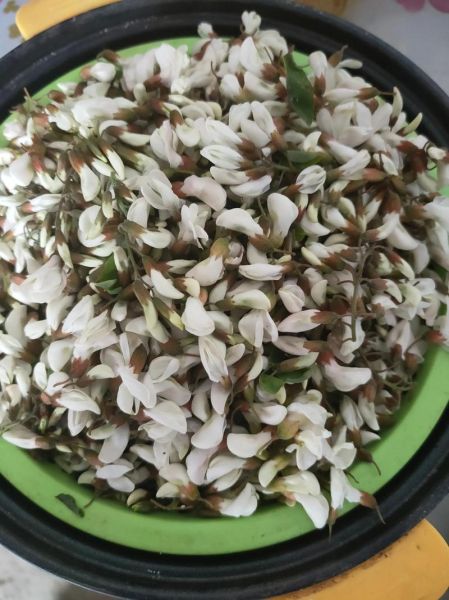 槐花怎么做好吃_槐花功效与作用-第3张图片-山城妙识