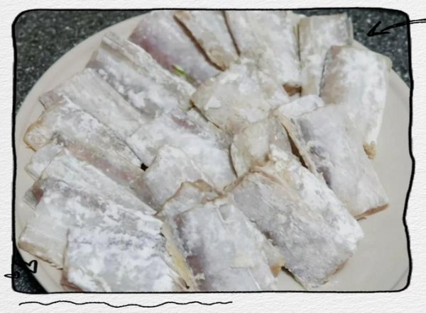 炸带鱼用面糊好还是干粉好_哪种更酥脆-第1张图片-山城妙识 炸带鱼用面糊好还是干粉好_哪种更酥脆-第1张图片-山城妙识