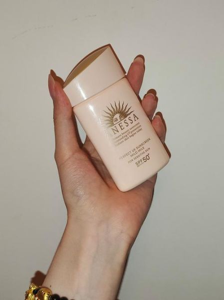 香蕉船防晒哪款好用_香蕉船防晒需要卸妆吗-第2张图片-山城妙识 香蕉船防晒哪款好用_香蕉船防晒需要卸妆吗-第2张图片-山城妙识