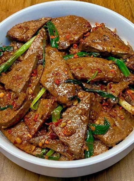 炒猪肝前要不要焯水_猪肝焯水后口感会变老吗-第3张图片-山城妙识