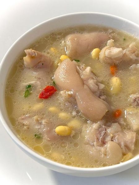 猪脚煲黄豆汤的做法_猪脚汤怎么煲不腥-第3张图片-山城妙识