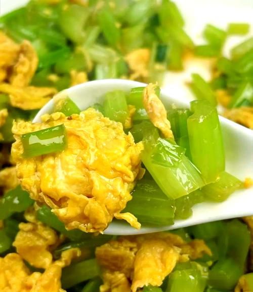 芹菜炒鸡蛋的营养价值_芹菜炒鸡蛋能减肥吗-第1张图片-山城妙识 芹菜炒鸡蛋的营养价值_芹菜炒鸡蛋能减肥吗-第1张图片-山城妙识