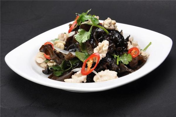 凉拌云耳怎么做好吃_凉拌云耳需要焯水吗-第1张图片-山城妙识