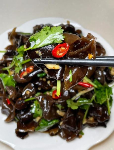 凉拌云耳怎么做好吃_凉拌云耳需要焯水吗-第3张图片-山城妙识