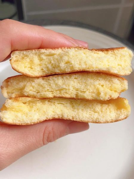 蛋糕底怎么做才松软好吃_为什么蛋糕底总是发硬-第1张图片-山城妙识