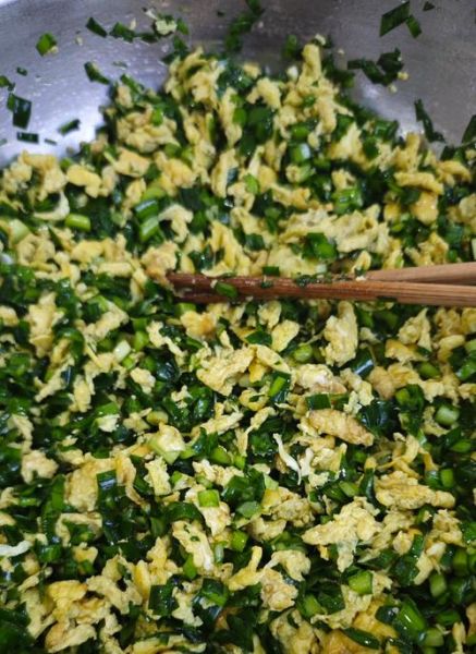 韭菜鸡蛋馅怎么调才不出水_韭菜鸡蛋馅怎么调好吃-第1张图片-山城妙识