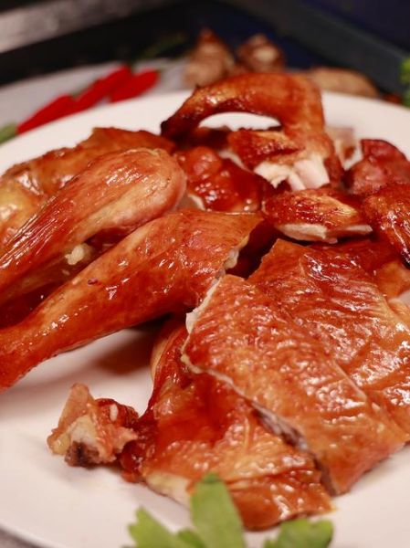 烧鸡怎么做到皮脆肉嫩_烧鸡脆皮秘诀-第1张图片-山城妙识 烧鸡怎么做到皮脆肉嫩_烧鸡脆皮秘诀-第1张图片-山城妙识