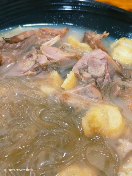 鸭肉粉丝汤怎么做才正宗_老鸭粉丝汤用什么鸭最好-第1张图片-山城妙识 鸭肉粉丝汤怎么做才正宗_老鸭粉丝汤用什么鸭最好-第1张图片-山城妙识